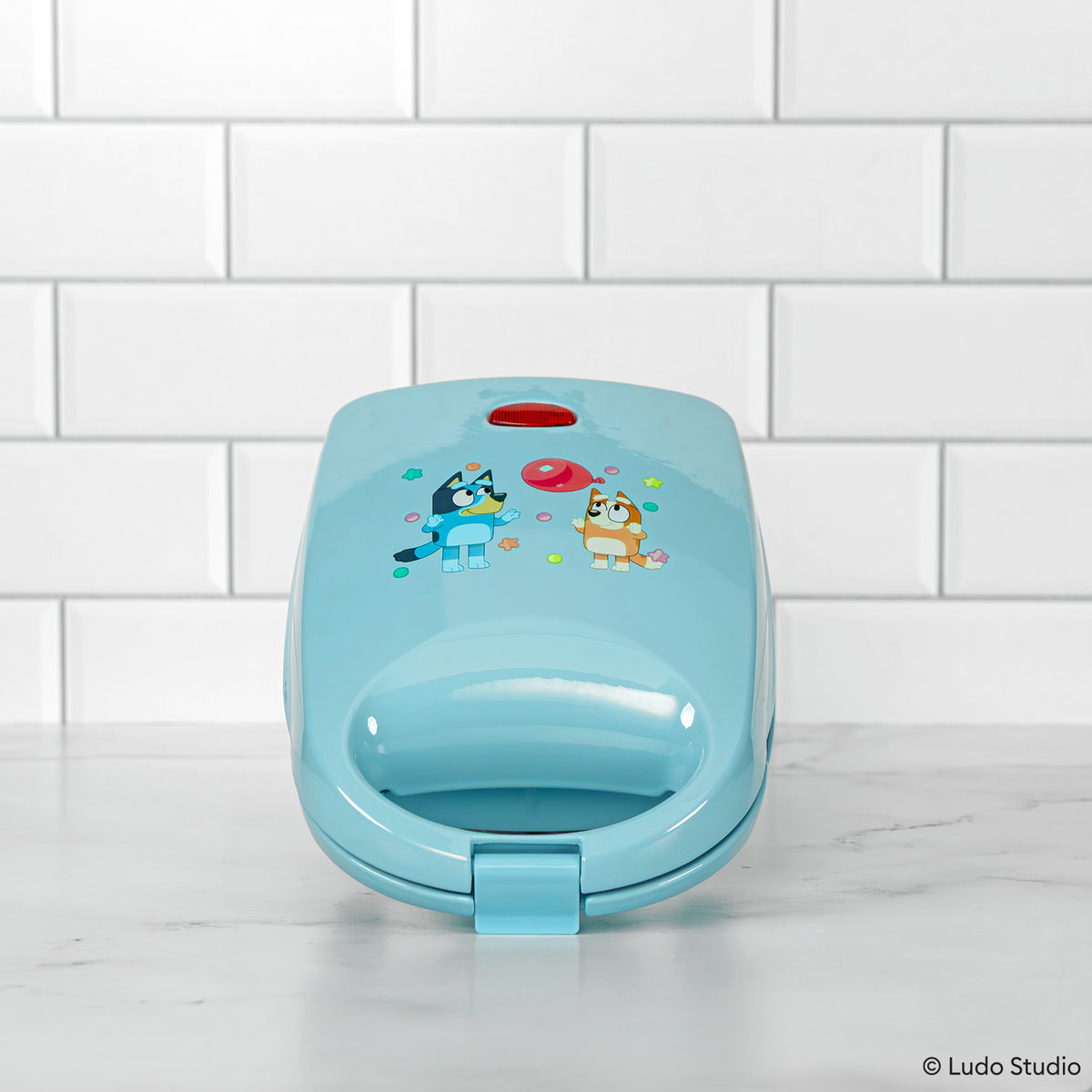 Uncanny Brands Bluey Cake Pop Maker – Uncanny Brands Wholesale